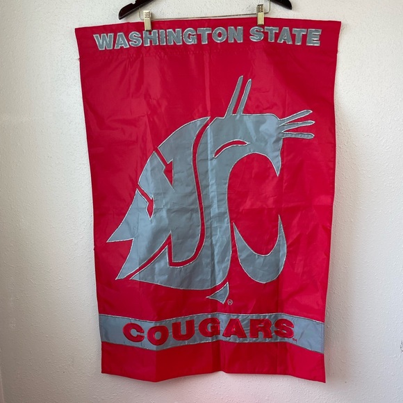 Unbranded | Wall Decor | Wsu Cougars Flag Euc | Poshmark